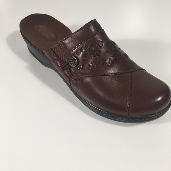 Clarks | Shoes | Clarks Bendables Leather Upper Brown Size | Poshmark